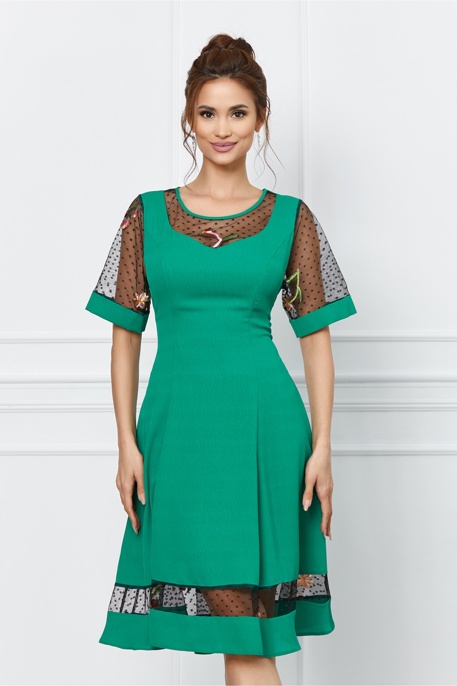 Rochie Mara verde cu broderie florala | rochii-ieftine.net