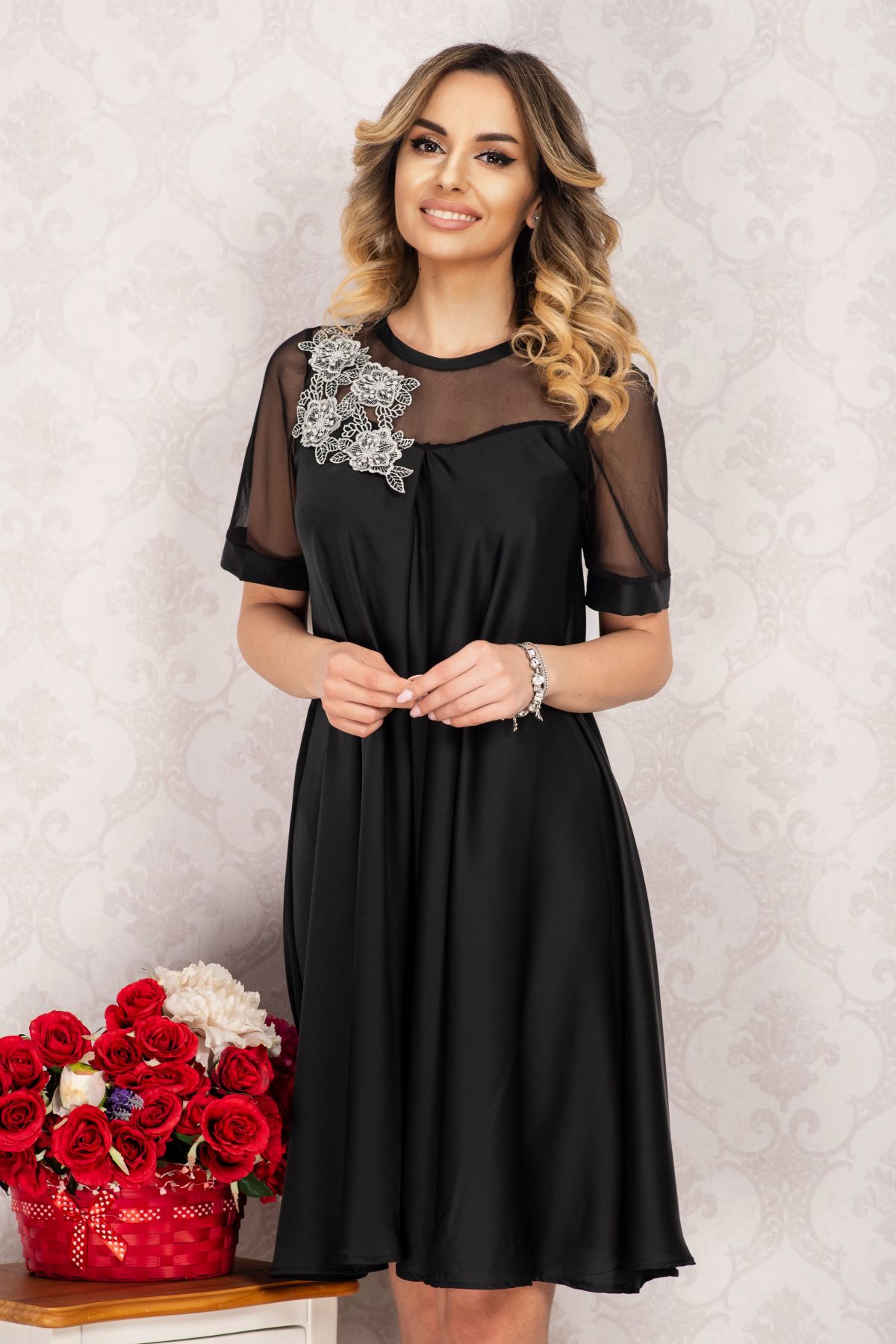Rochie eleganta lejera Malina neagra cu floare brodata aplicata ...