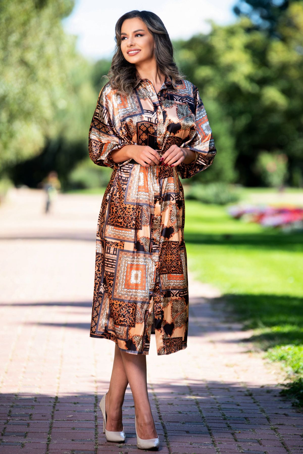 Rochie midi eleganta satinata cu maneca tip fluture si imprimeu ...