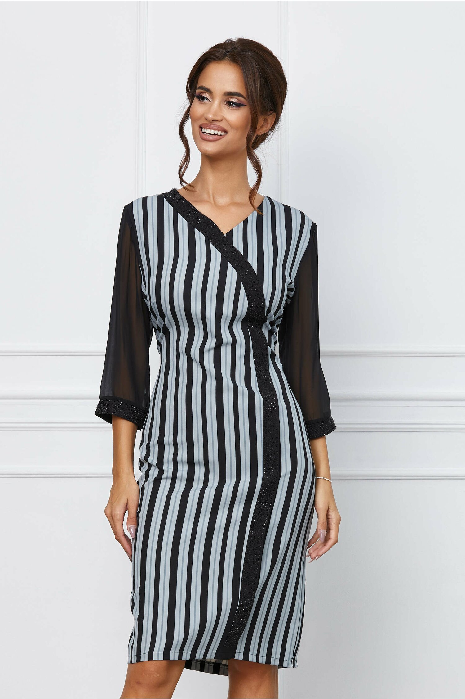 Rochie Andreea neagra cu dungi gri si strasuri | rochii-ieftine.net